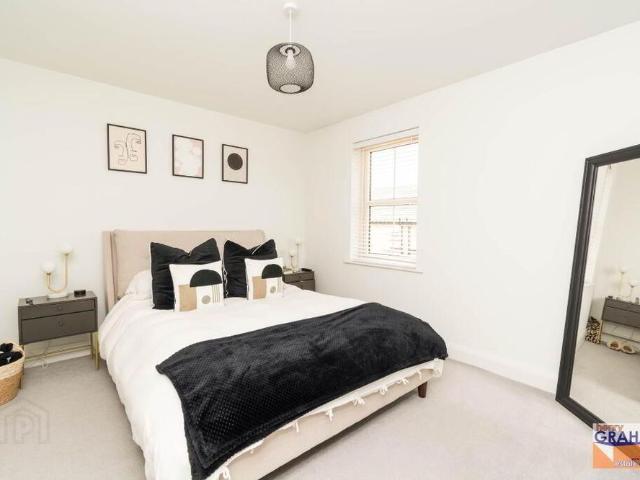 25 Woodbrook Manor, Lisburn, BT28 0AD