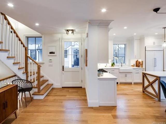 25 Woodland Dr #B Greenwich, CT 06830
