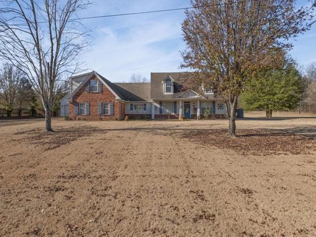 25 Woodmont Dr, Oakland, TN 38028