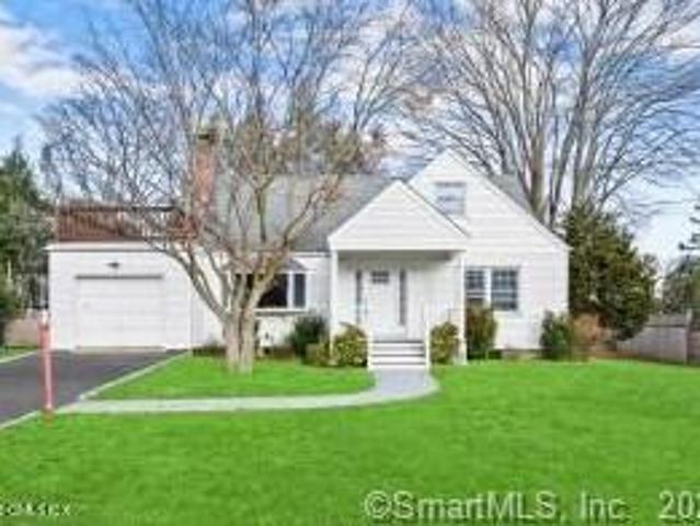 25 Woods Ave, Greenwich, CT 06831