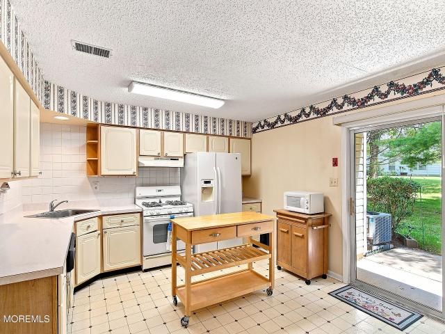 25 Wyeth Drive Unit 11