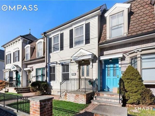 25 A Dolsen Pl, Stamford, CT