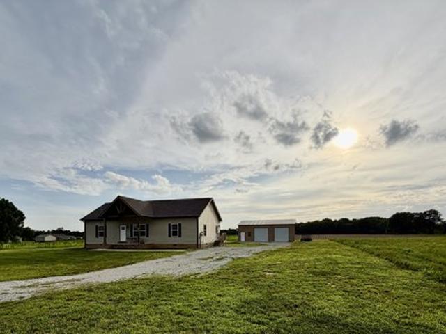 25 Aldridge Rd, Leoma, TN 38468