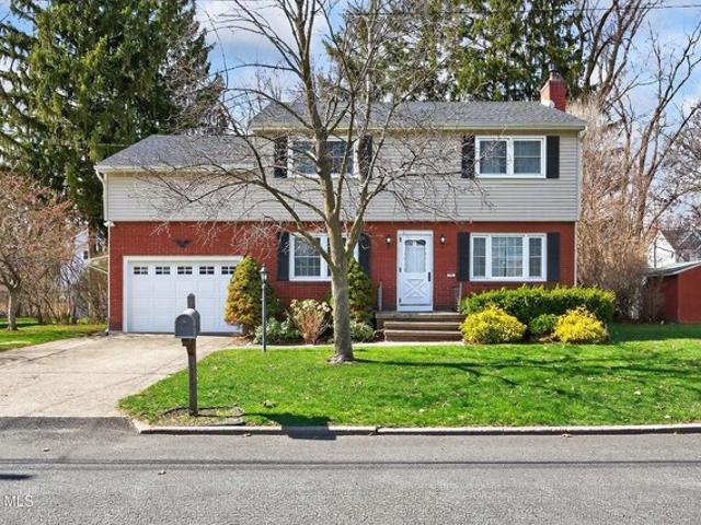 25 Alfred Dr, Albany, NY 12205