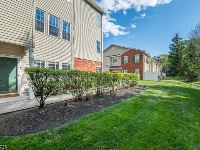 25 Allister Ct