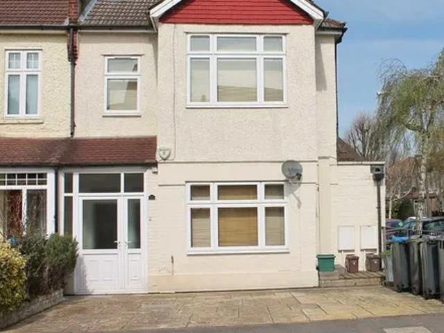 25 Alric Avenue, London, KT3 4JL, United Kingdom | 3 bed apartment for rent #119530083 | Rentberry