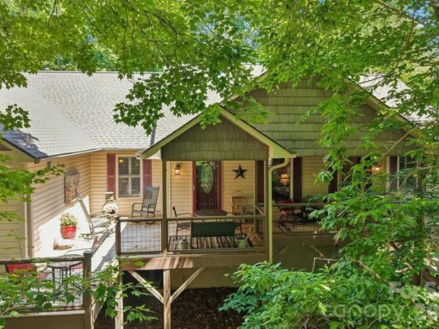 25 Arnie Dr, Etowah, NC 28729