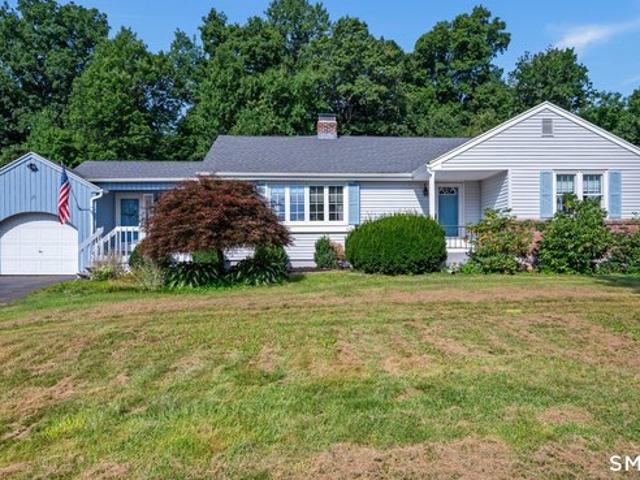 25 Aresco Dr, Middlefield, CT 06481
