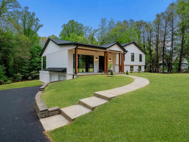 25 Arrowhead Trail, Media, PA 19063 | MLS #PADE2114 | Compass