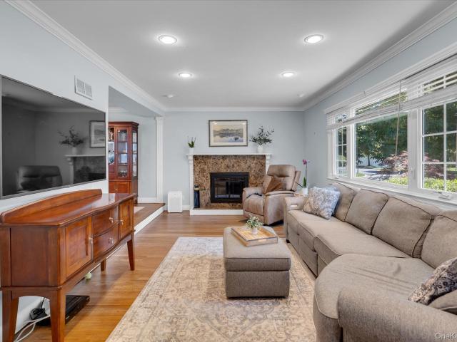 25 Arrowwood Lane