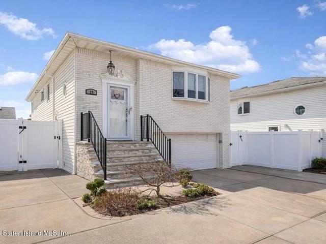 25 Bamberger Ln, Staten Island, NY 10312