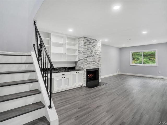25 Barker Street 102