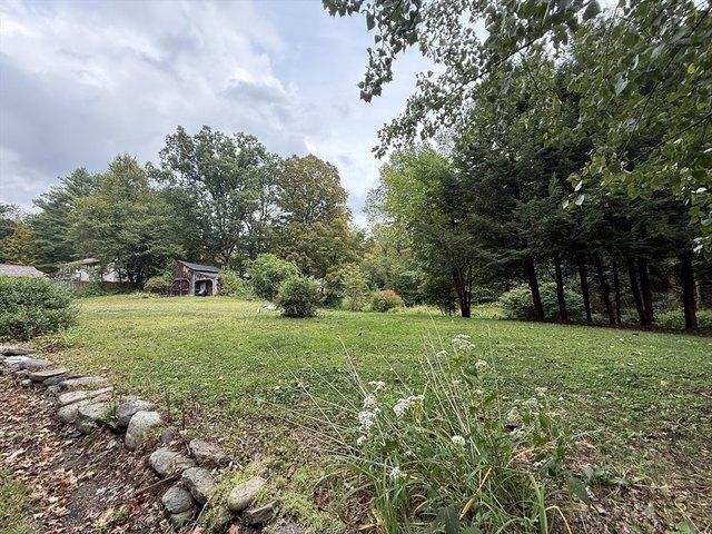 25 Basket St, Huntington, MA 01050