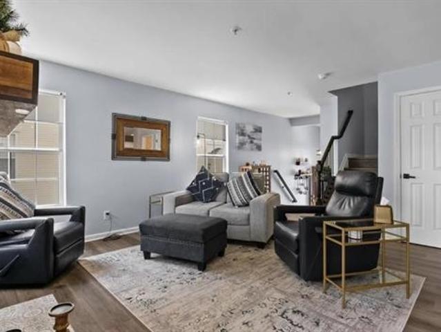 25 Bayside Dr