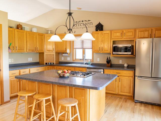 25 Benson Drive S