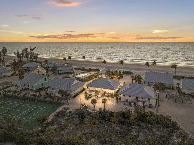 25 Beach Homes, Captiva, FL 33924