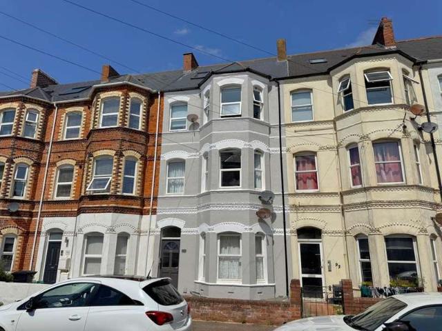25 Bedroom Flat