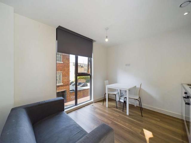 25 Bedroom Studio Flat