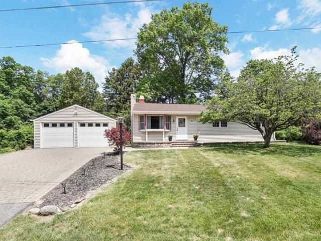 25 Beechwood Cir, Wappingers Falls, NY 12590