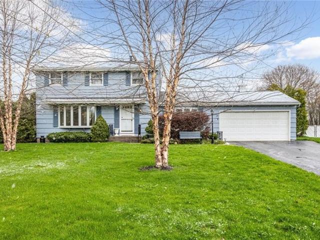 25 Bellmawr Dr, Rochester, NY 14624
