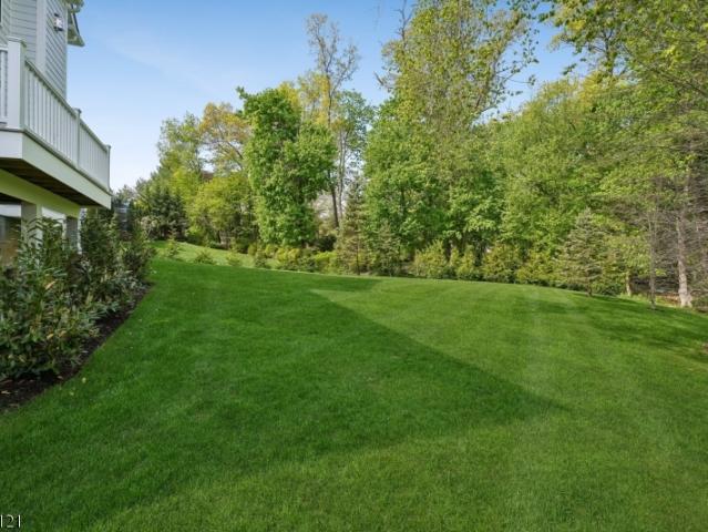 25 Beverly Rd