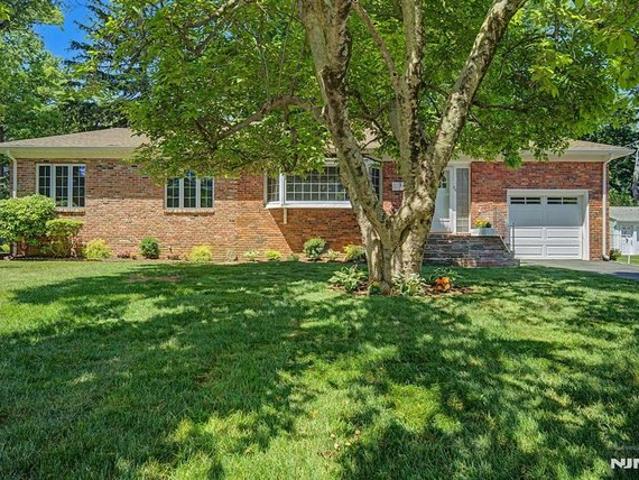 25 Birchwood Rd, Denville, NJ 07834