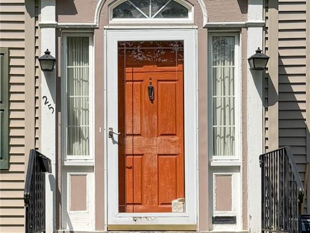 25 Bonnie Brae