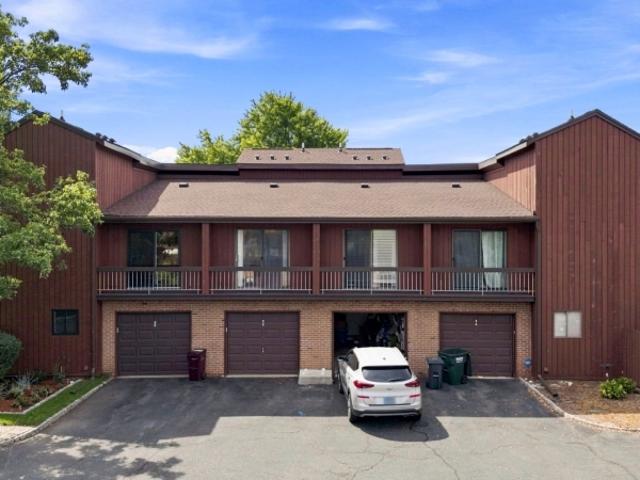 25 Bloomingdale Dr # 2C