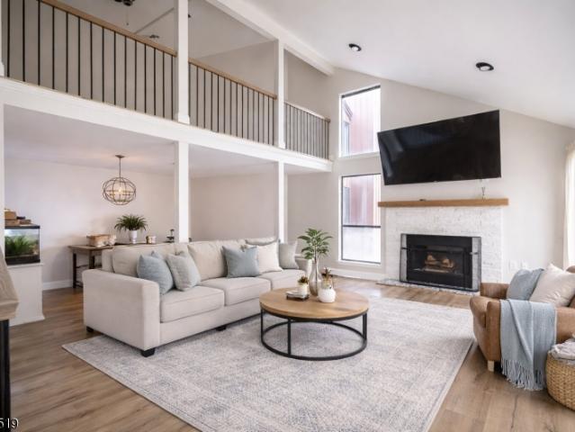25 Bloomingdale Dr # 2C