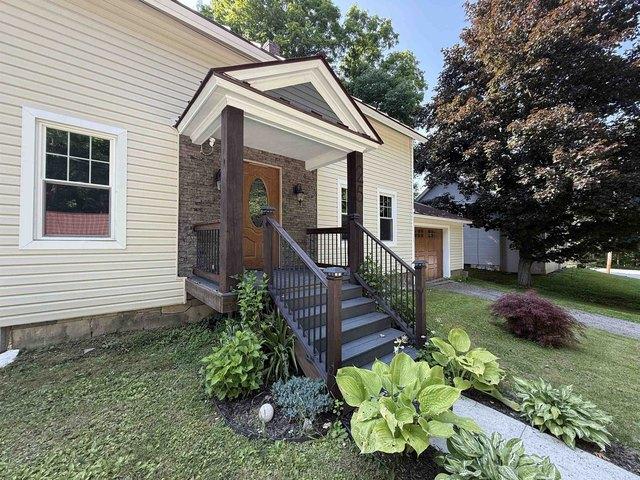 25 Bluff St, Proctor, VT 05765