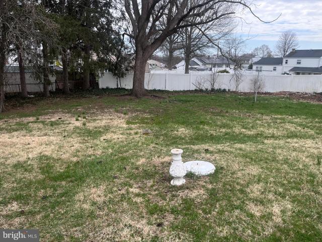 25 Braver Dr, Hamilton, NJ 08610 | MLS #NJME2074 | Compass