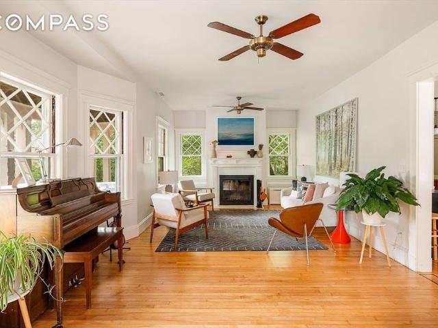 25 Bradford Rd, Newton, MA