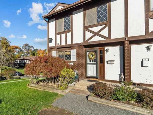 25 Buckingham Ct, Pomona, NY 10970