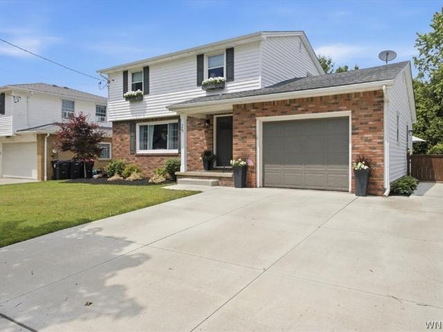 25 Camner Avenue