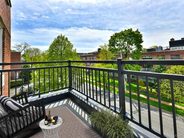 25 Canterbury Rd, Unit 3L, Great Neck, NY 11021 | MLS #991017