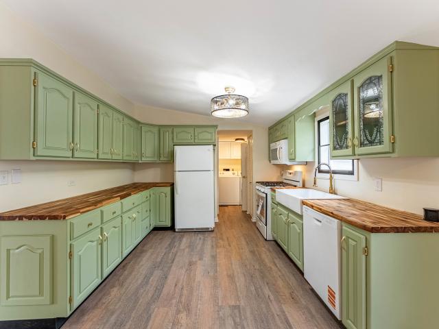 25 Cedar Lane