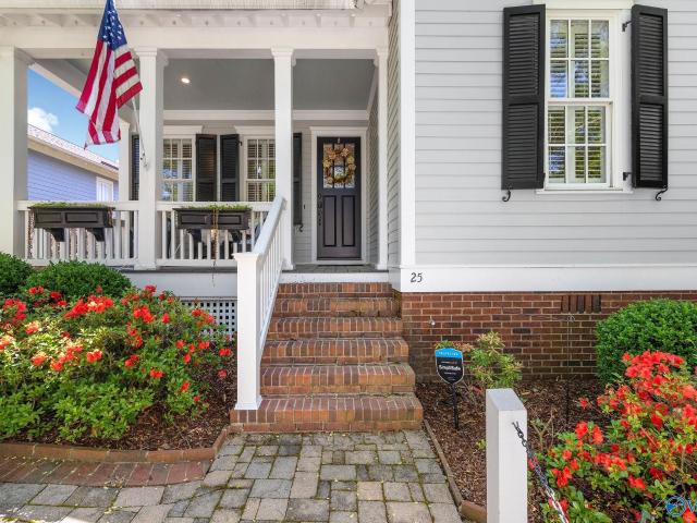 25 Chalkstone Street NW