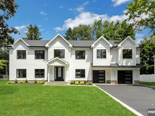 25 Charles Pl, Old Tappan, NJ 07675