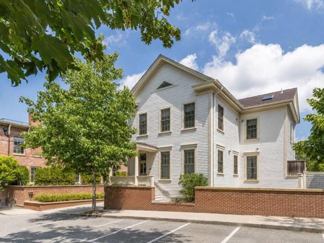 25 Church St, Sag Harbor, NY 11963