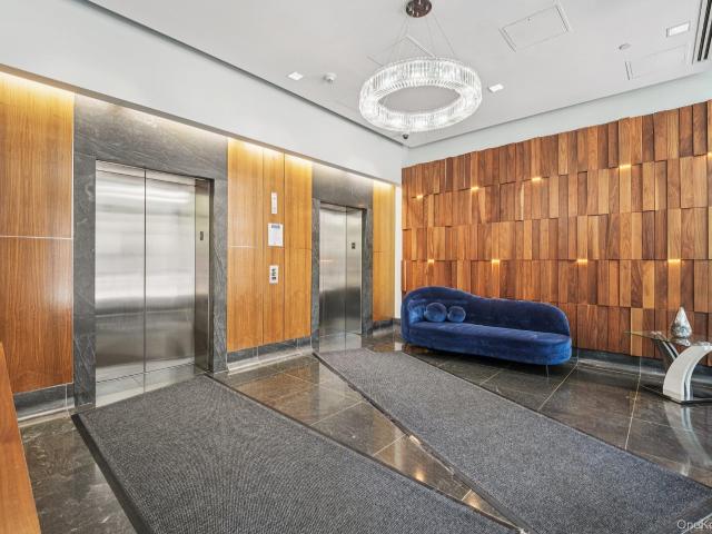 25 City Place 4B