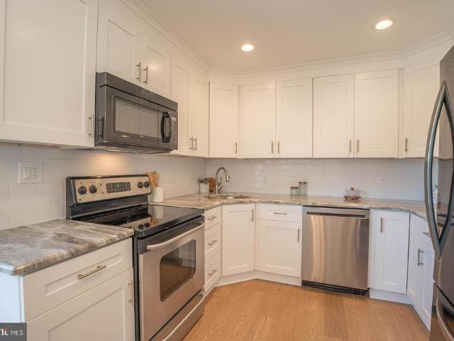 25 Cobalt Ridge Drive N