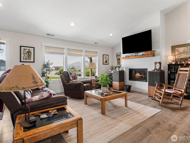 25 Columbia View Drive