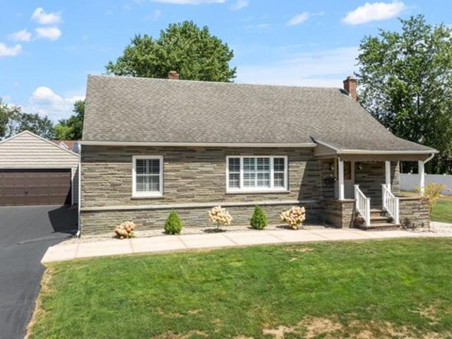 25 Columbia St, Amsterdam, NY 12010