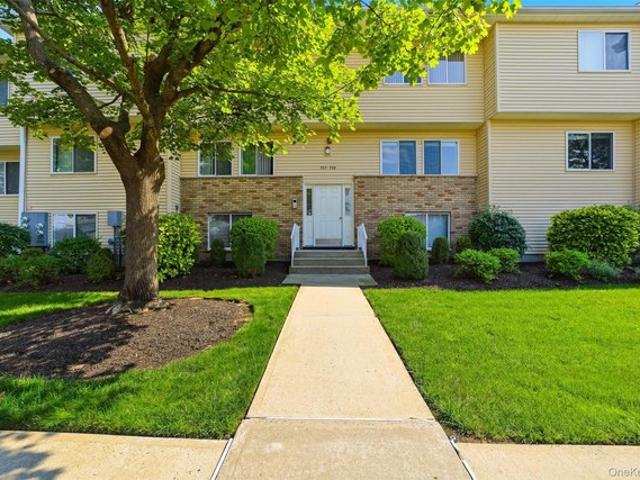 25 College Ave Apt 707, Nanuet, NY 10954