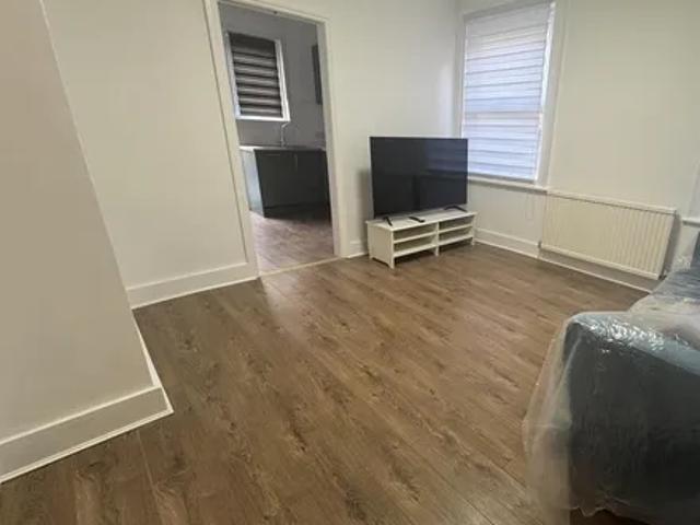 25 Collingbourne Road, London, W12 0JQ, United Kingdom | 2 bed apartment for rent #140800545 | Rentberry