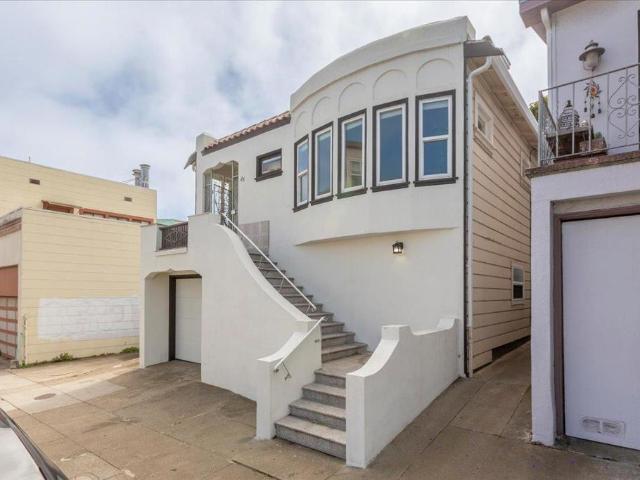 25 Colonial Way