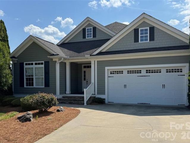 25 Copper Ct, Hendersonville, NC 28792