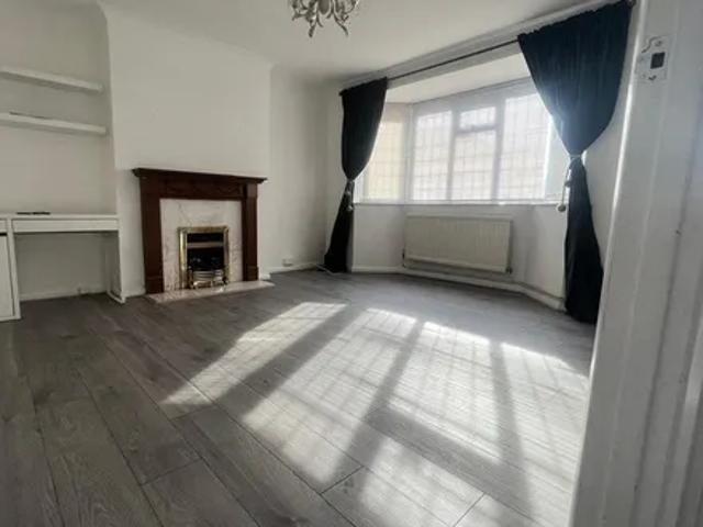 25 Courtfield Avenue, Greenhill, London, HA1 2JX, United Kingdom | 2 bed house for rent #167116774 | Rentberry