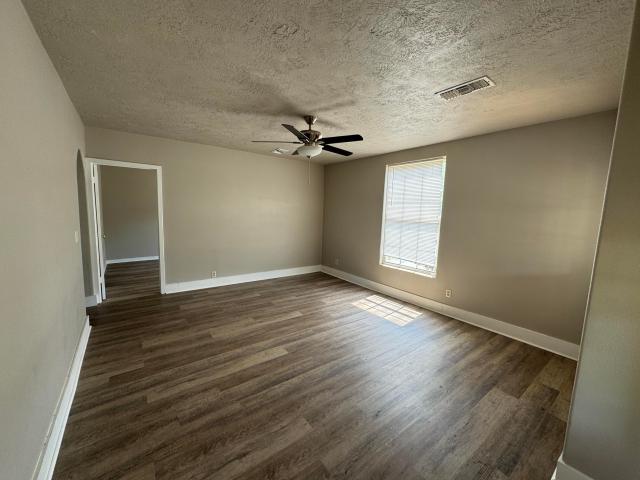 25 Claxton Loop