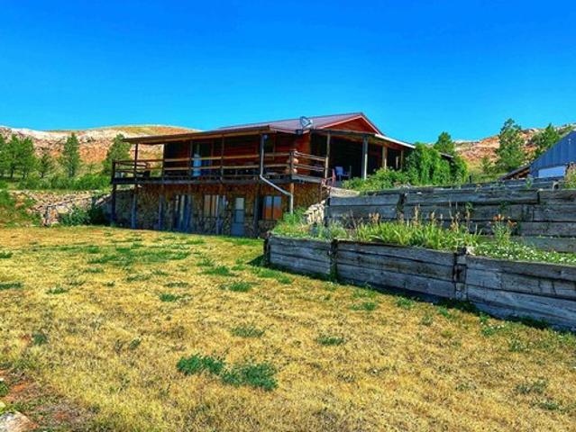 25 Clark Rd, Sundance, WY 82729